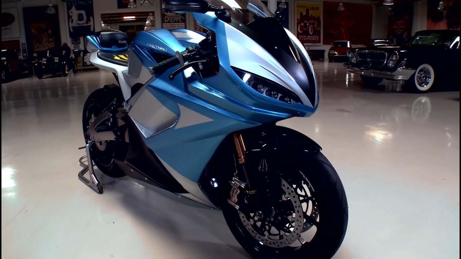 15 Fastest Bikes in the World 2024: Two-Wheeled Rockets