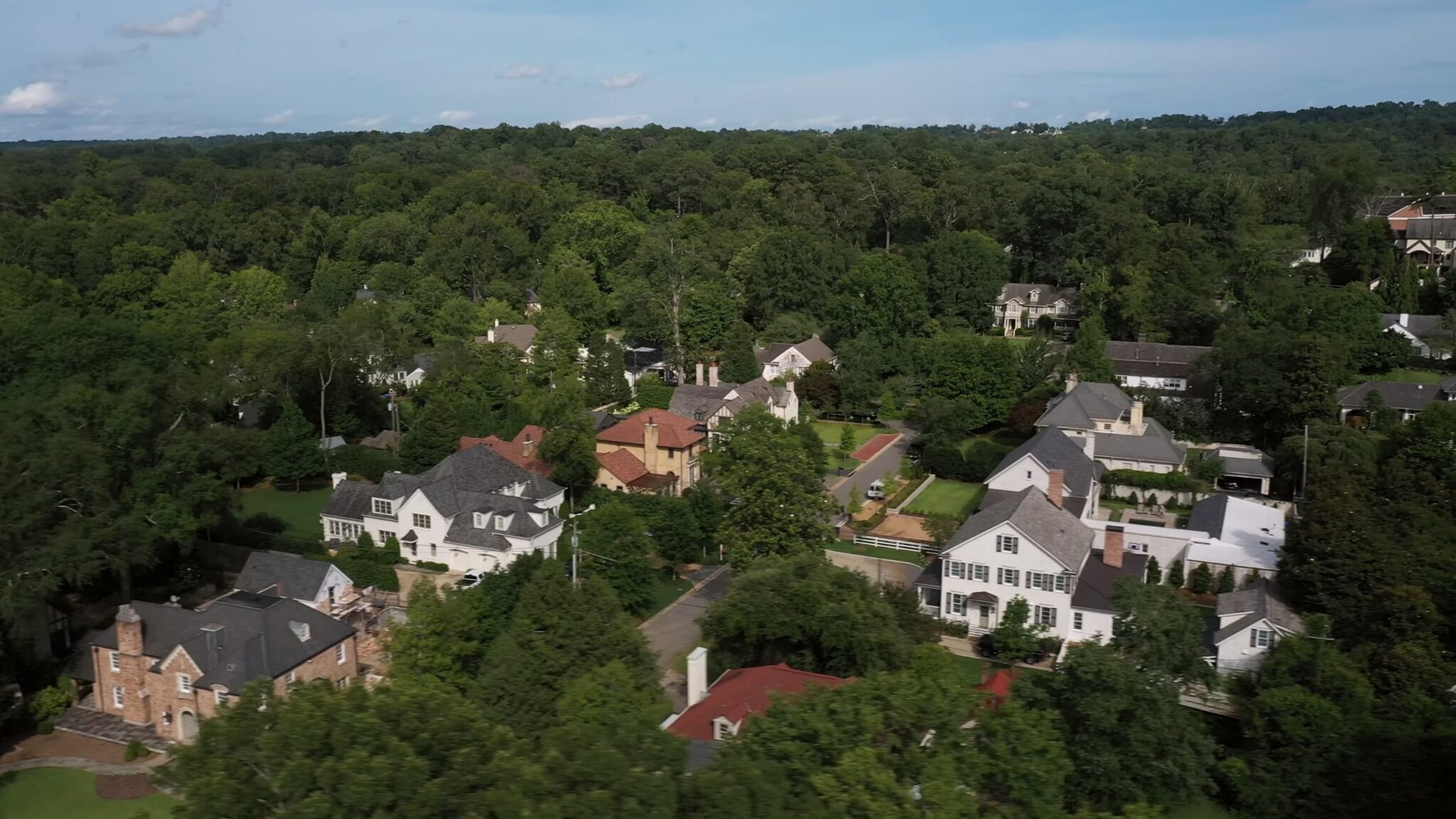 10 Safest Cities In Alabama 2024: From Mountain Tops to River Banks