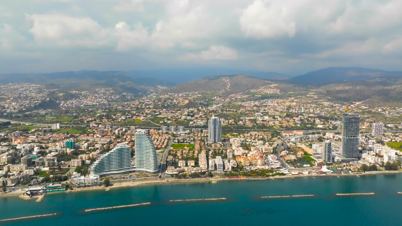 25 Cleanest Countries In World 2024: Discover The Pristine Paradises