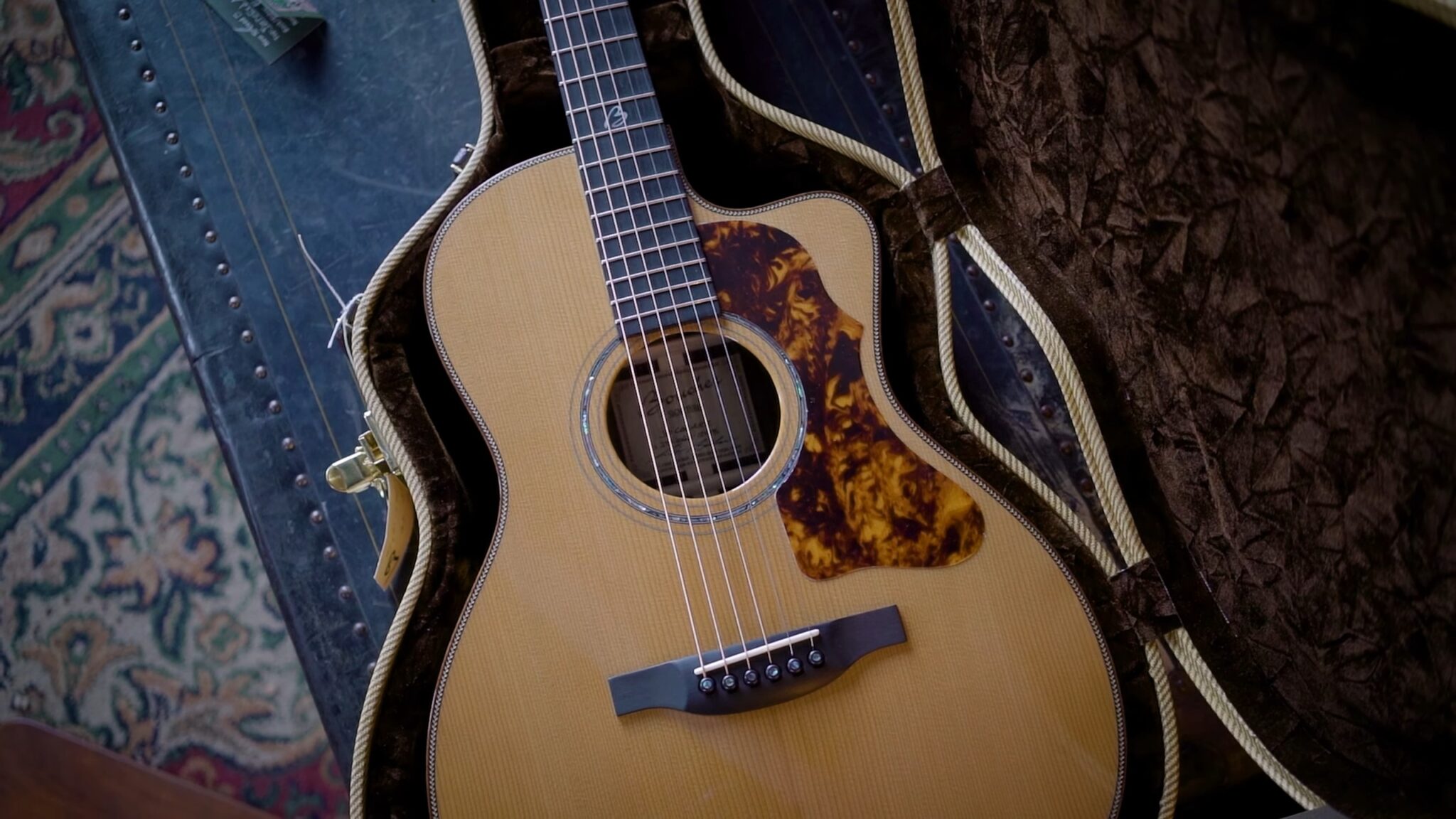 14 Guitar Brands That Are Made in Canada (2024) - Southwest Journal