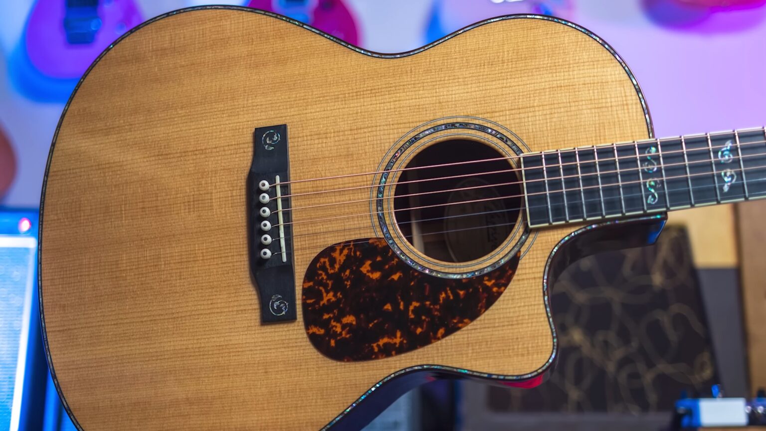 14 Guitar Brands That Are Made in Canada (2024) - Southwest Journal