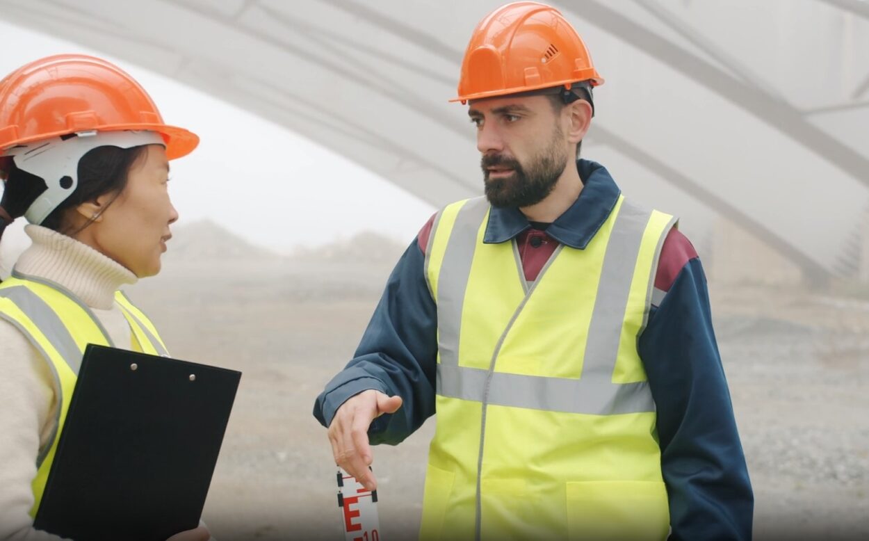 15 Most Dangerous Jobs in the World 2024: Professions with the Highest ...