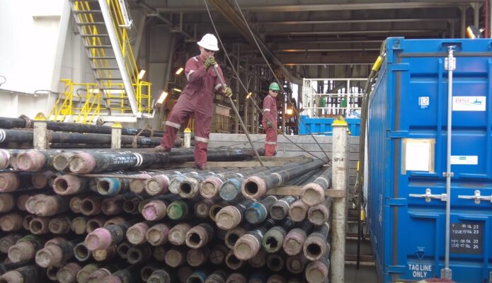 15 Most Dangerous Jobs in the World 2024: Professions with the Highest ...