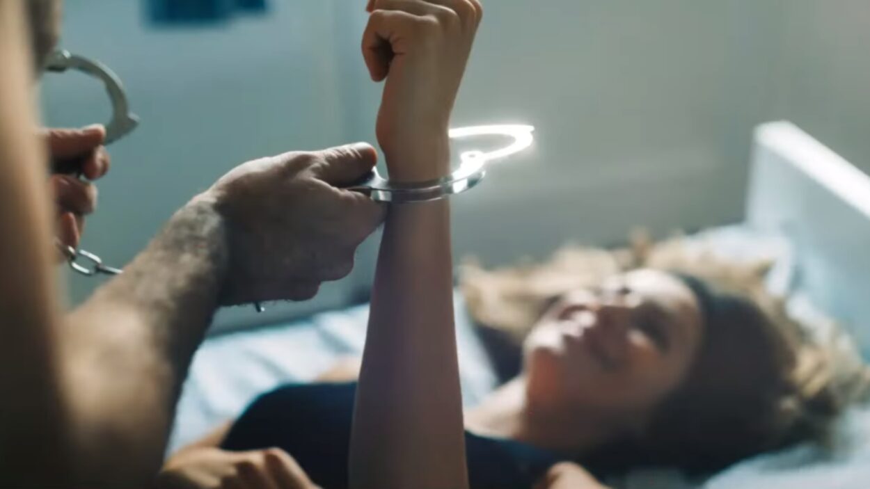 How To Use Handcuffs In Bed: The Complete Guide to Safe and Exciting ...