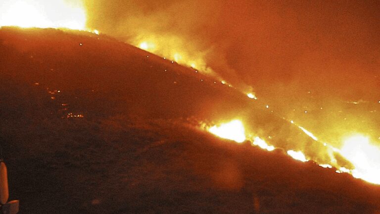 Fire Breaks Out on C-Hill Carson City Nevada - 75 Acres Burning